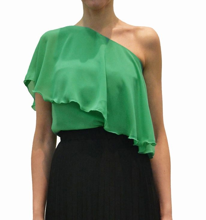 Top de fiesta verde asimétrico con volante.